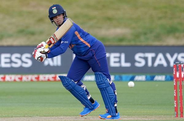 Watch Video : Richa Ghosh smashes Fastest Fifty by an Indian Player in ...