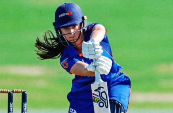 Fifties from Prue Catton and Maddy Green Power Auckland Hearts to 9 ...