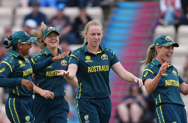 Fans React as Australia Continue Dominance with Crushing Victory Over ...